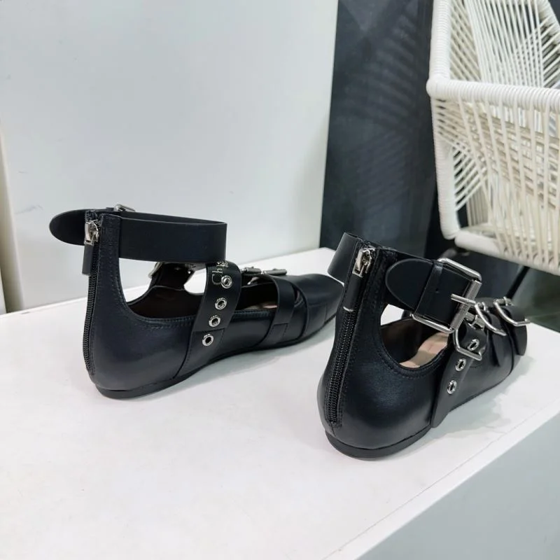 Bargain Christian Dior Low Shoes