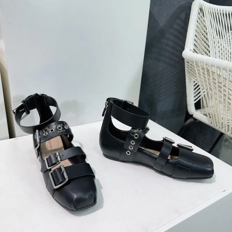 Bargain Christian Dior Low Shoes