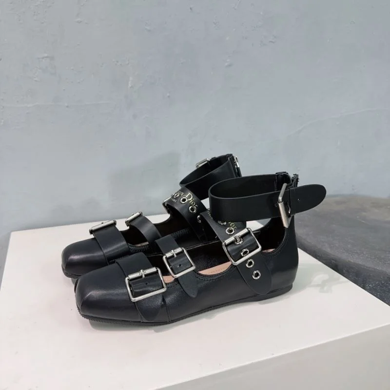 Bargain Christian Dior Low Shoes