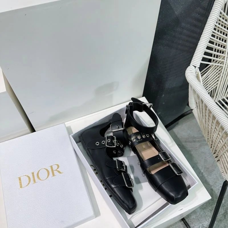 Bargain Christian Dior Low Shoes
