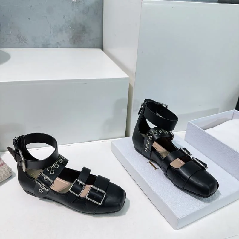 Bargain Christian Dior Low Shoes