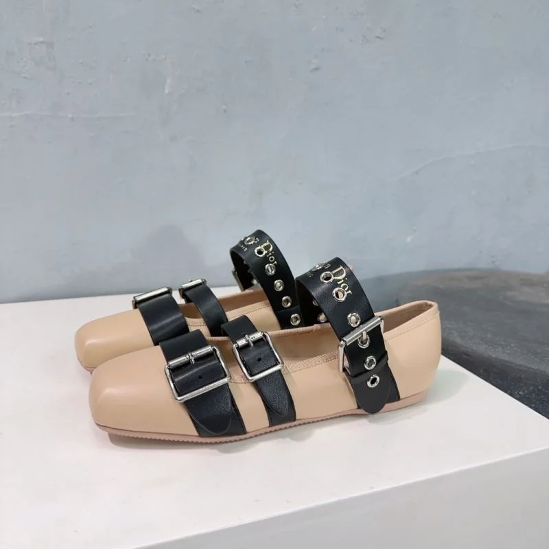 Bargain Christian Dior Low Shoes