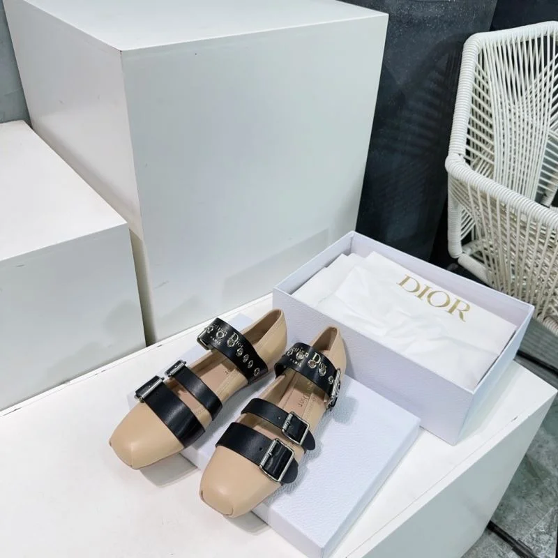 Bargain Christian Dior Low Shoes