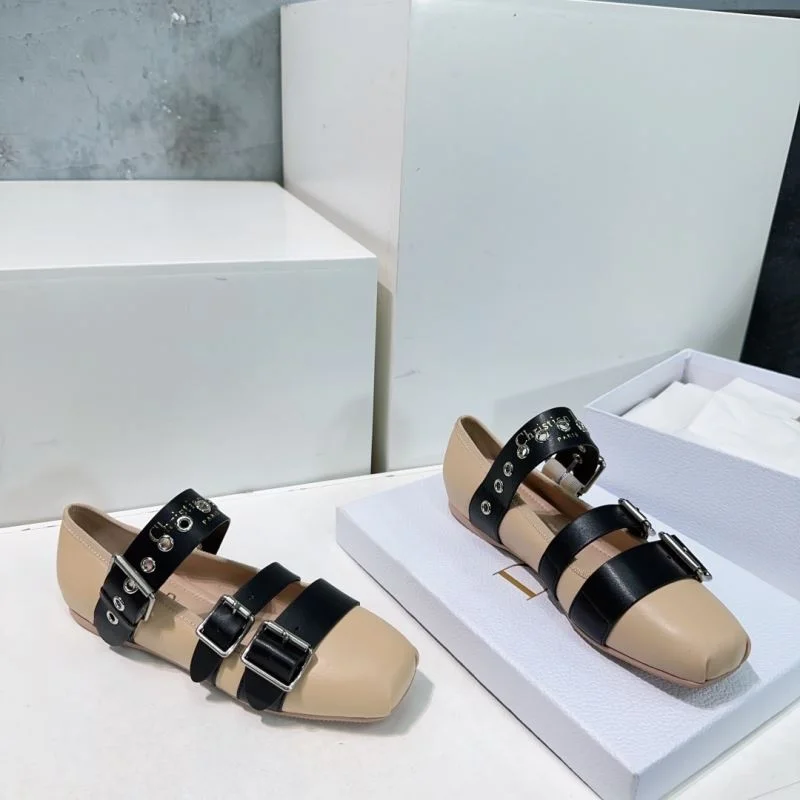 Bargain Christian Dior Low Shoes
