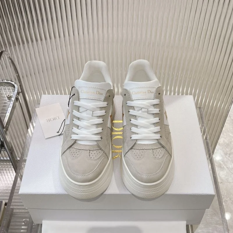 Accurate model Christian Dior Low Shoes