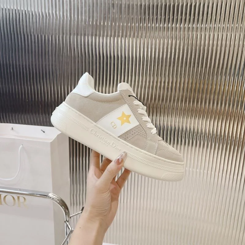 Accurate model Christian Dior Low Shoes