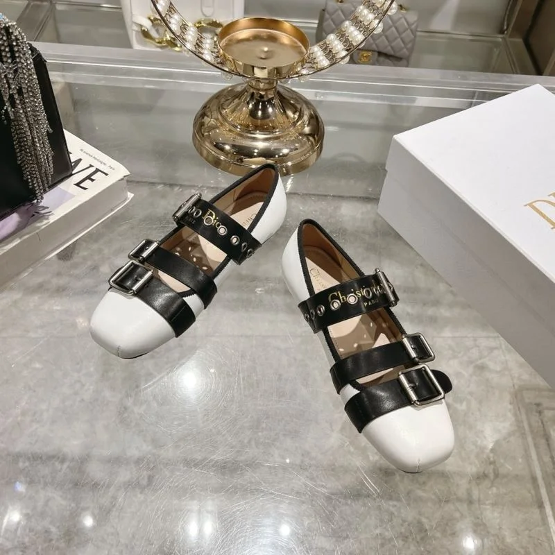 Value-priced Christian Dior Low Shoes