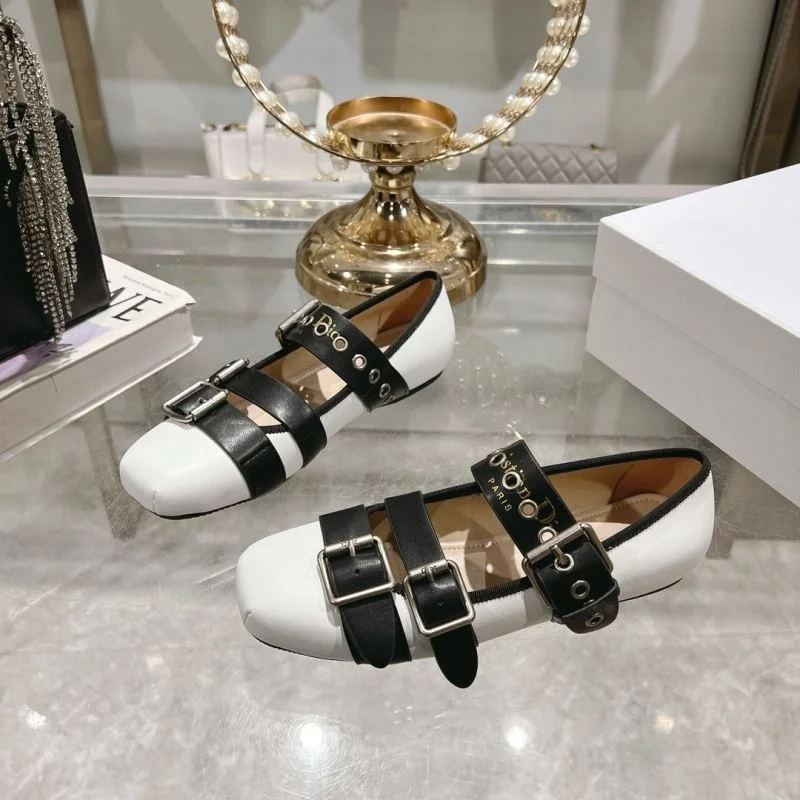 Value-priced Christian Dior Low Shoes