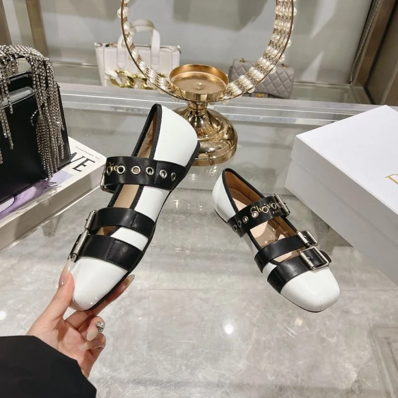 Value-priced Christian Dior Low Shoes