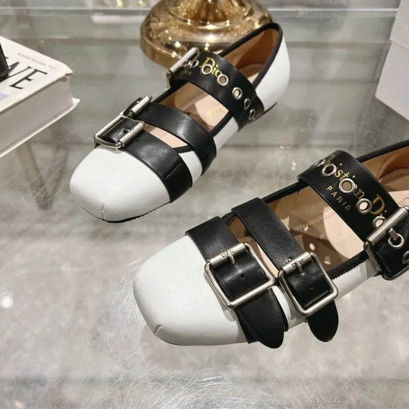 Value-priced Christian Dior Low Shoes