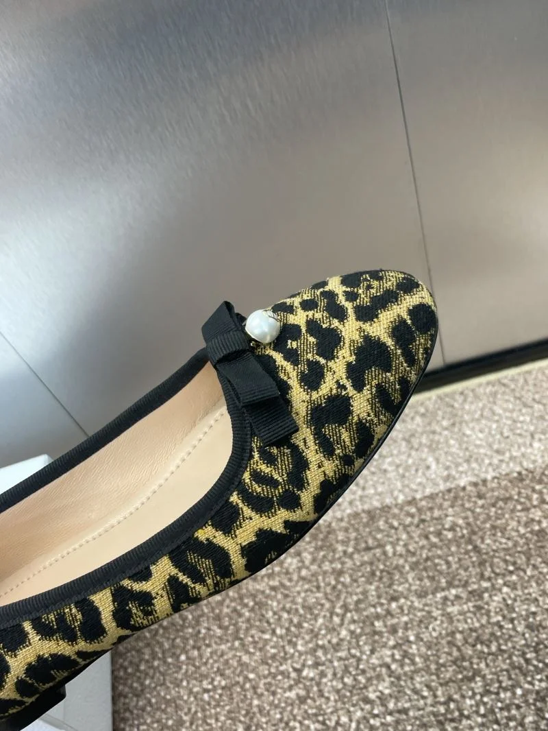 Indistinguishable Christian Dior Low Shoes