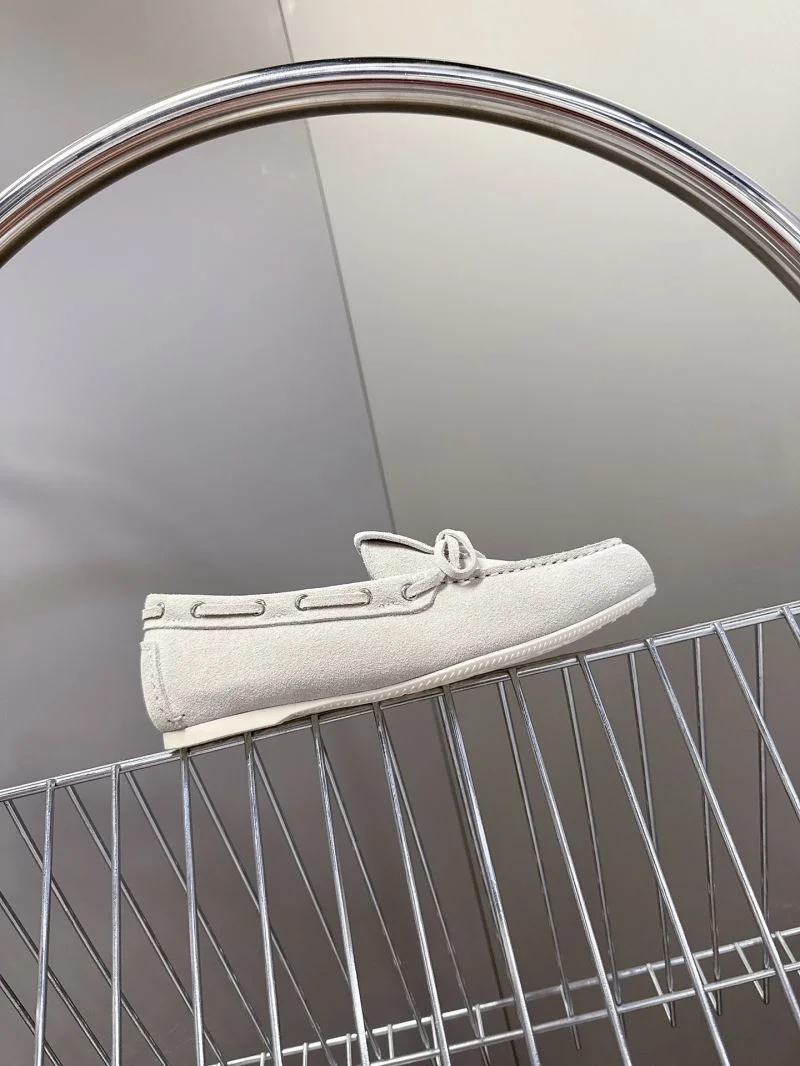 Accurate model Christian Dior Low Shoes