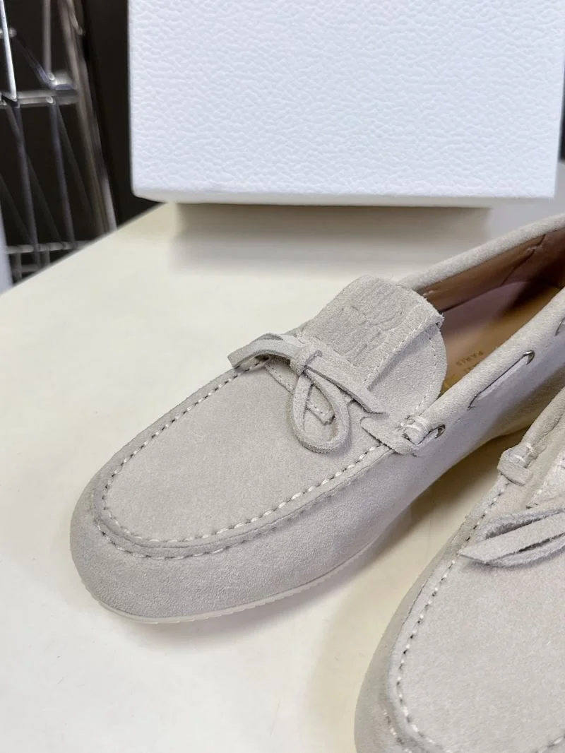 Accurate model Christian Dior Low Shoes