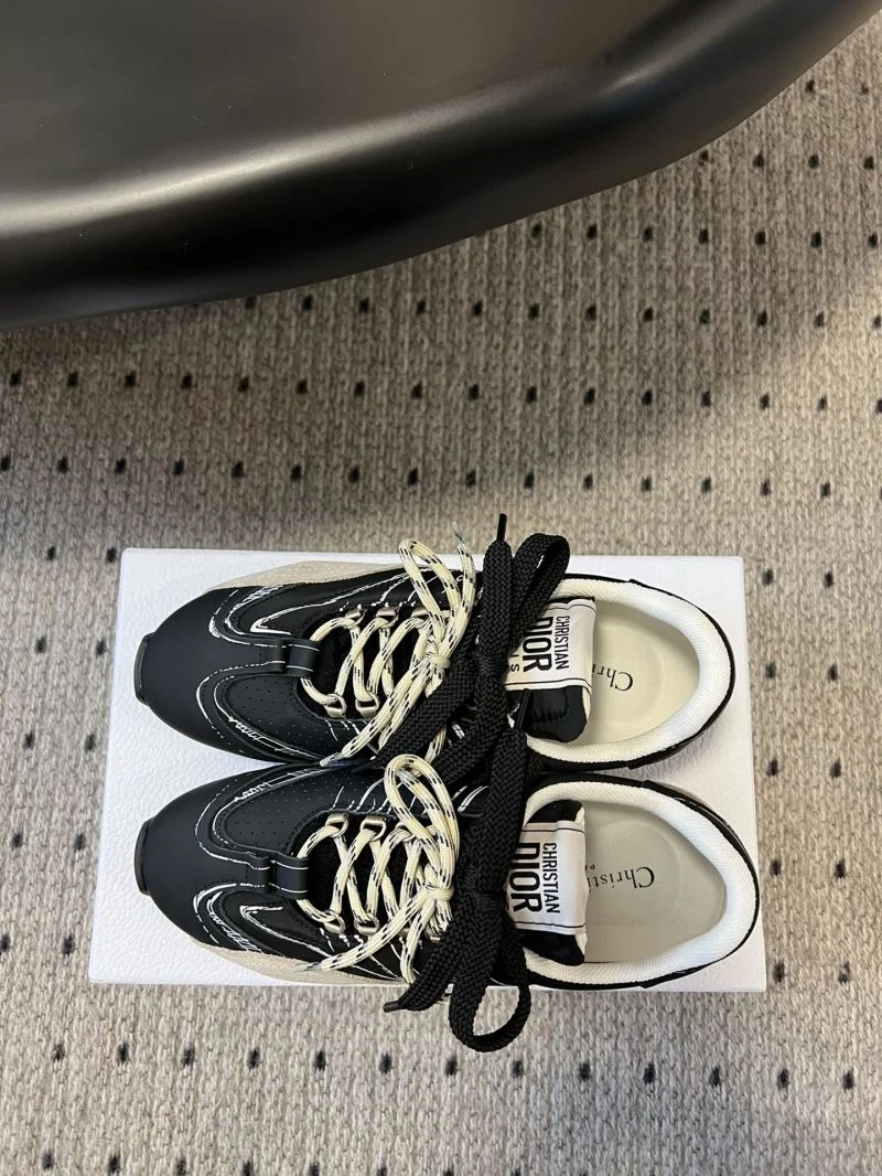 Accurate model Christian Dior Low Shoes