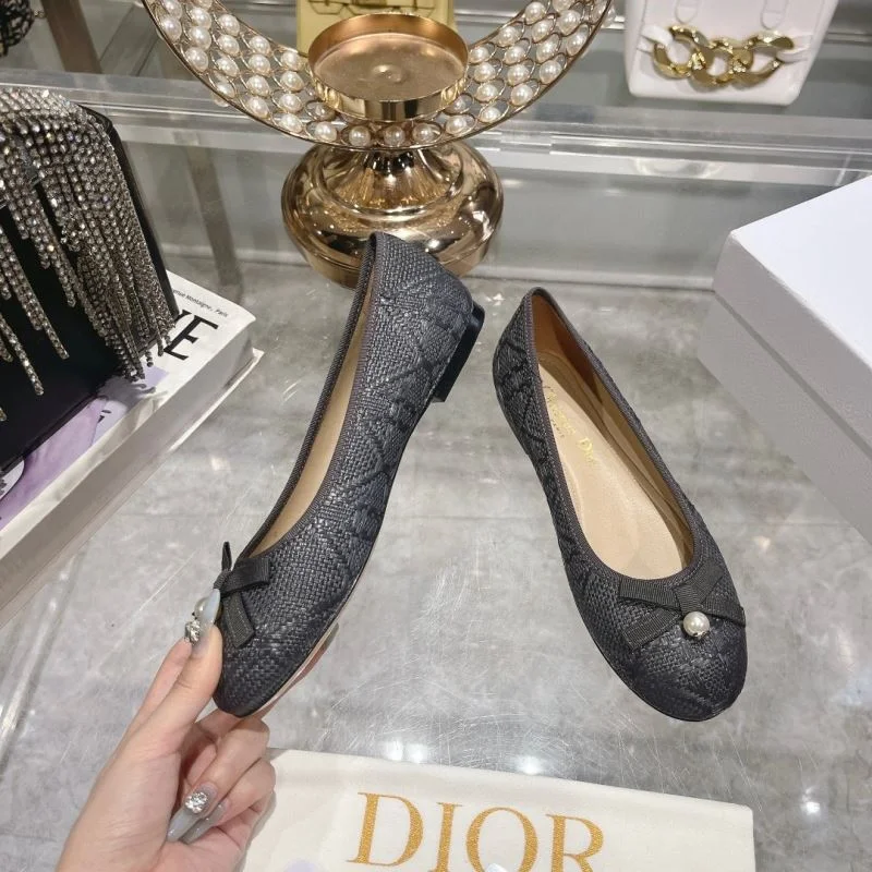 Inexpensive Christian Dior Low Shoes