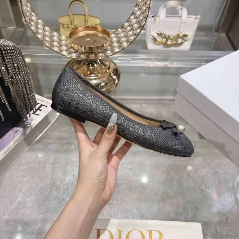 Inexpensive Christian Dior Low Shoes