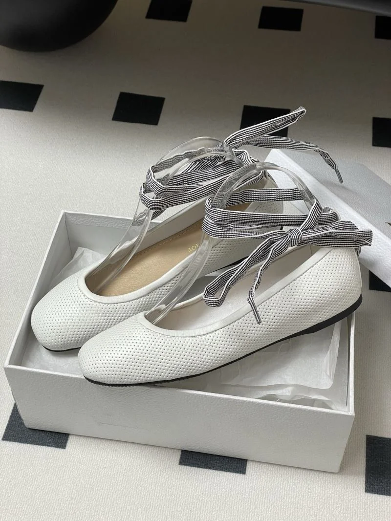 Indistinguishable Christian Dior Low Shoes