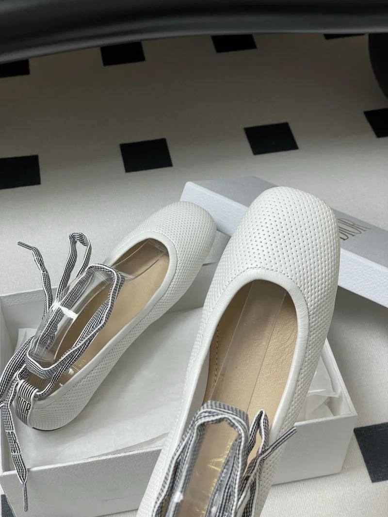 Indistinguishable Christian Dior Low Shoes