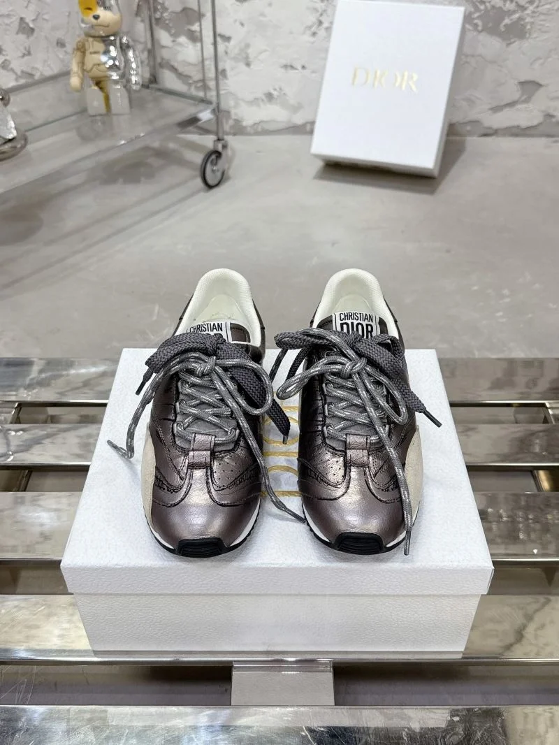 Bargain Christian Dior Low Shoes