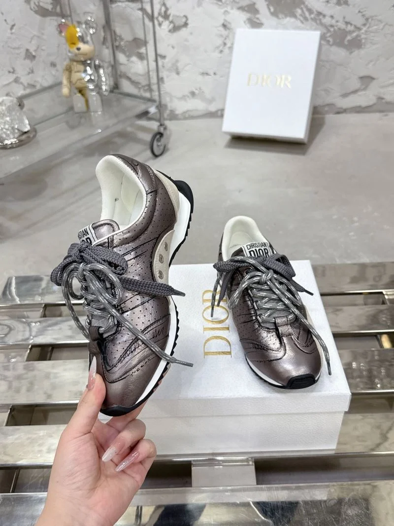 Bargain Christian Dior Low Shoes