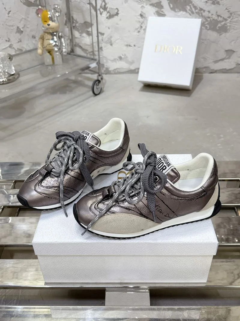 Bargain Christian Dior Low Shoes