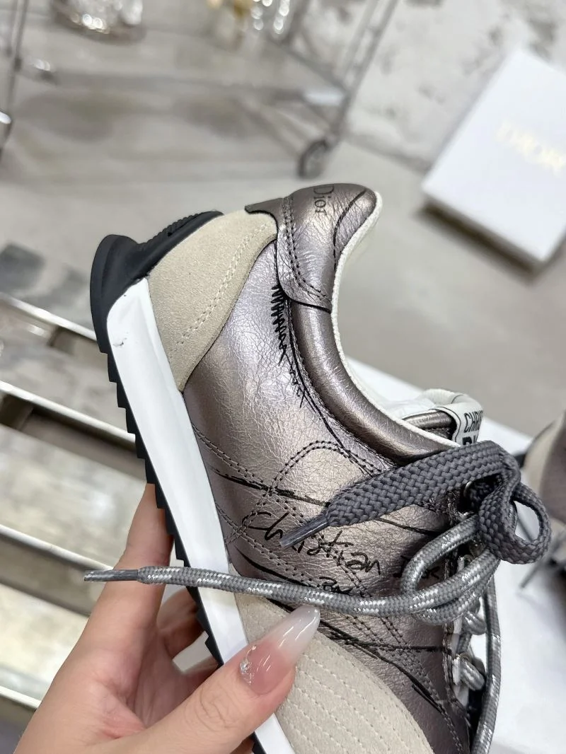 Bargain Christian Dior Low Shoes
