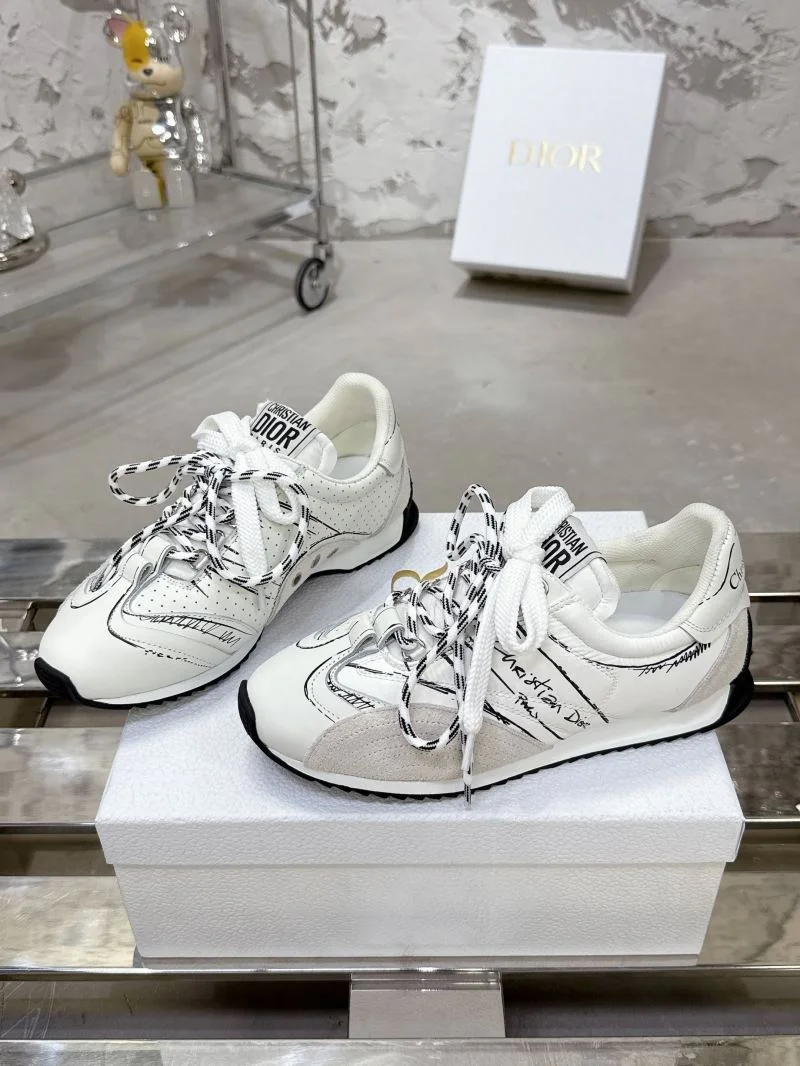 Accurate model Christian Dior Low Shoes