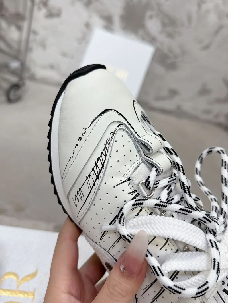 Accurate model Christian Dior Low Shoes