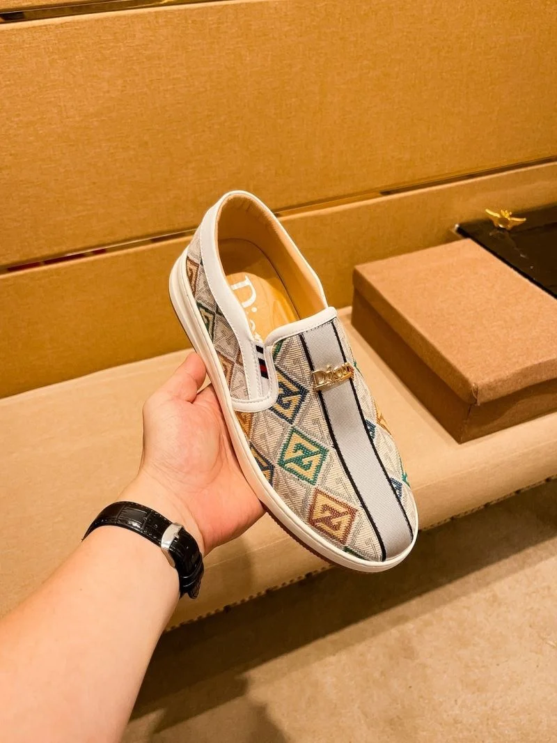 Bargain Christian Dior Low Shoes