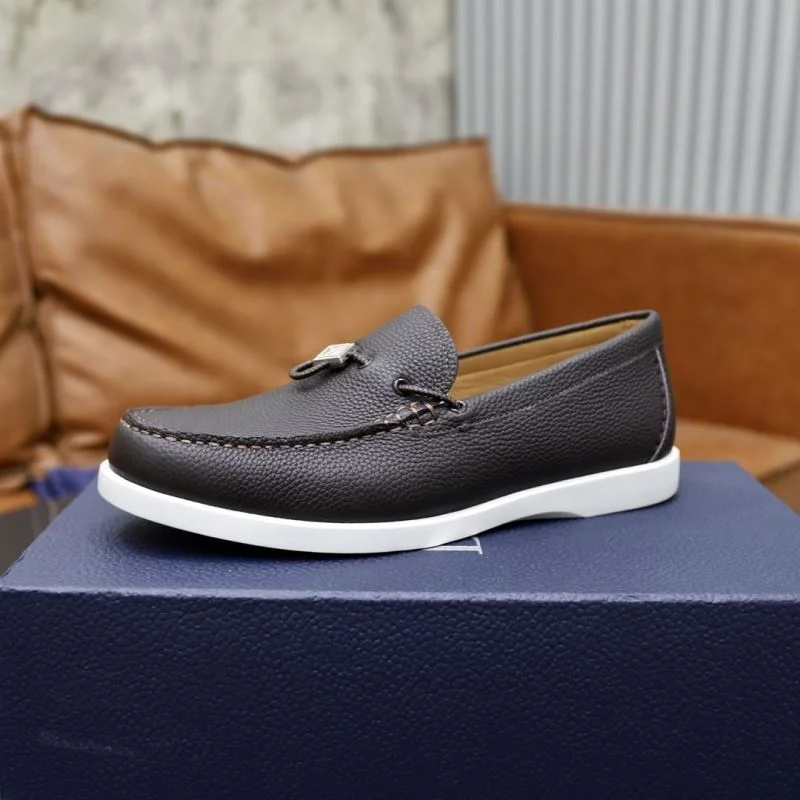 Accurate model Christian Dior Low Shoes
