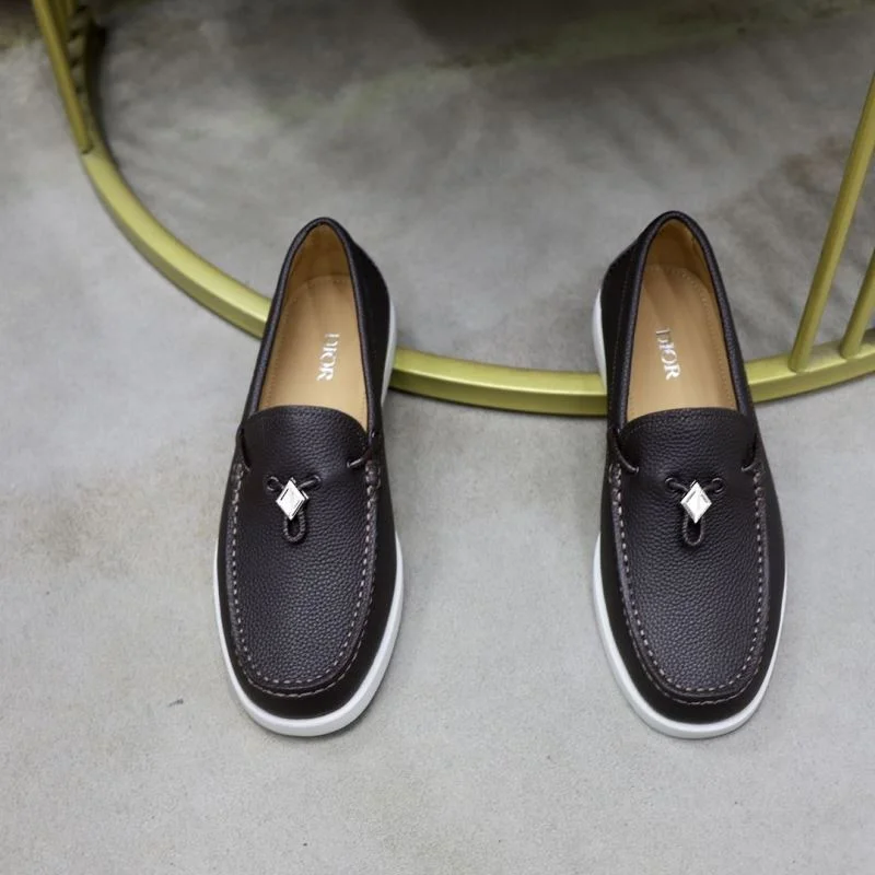 Accurate model Christian Dior Low Shoes
