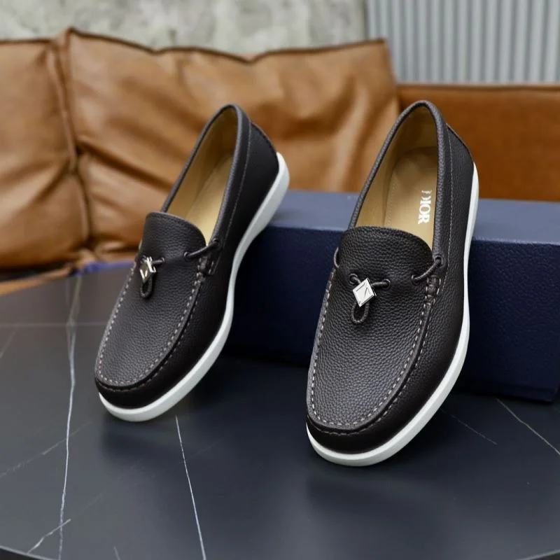 Accurate model Christian Dior Low Shoes