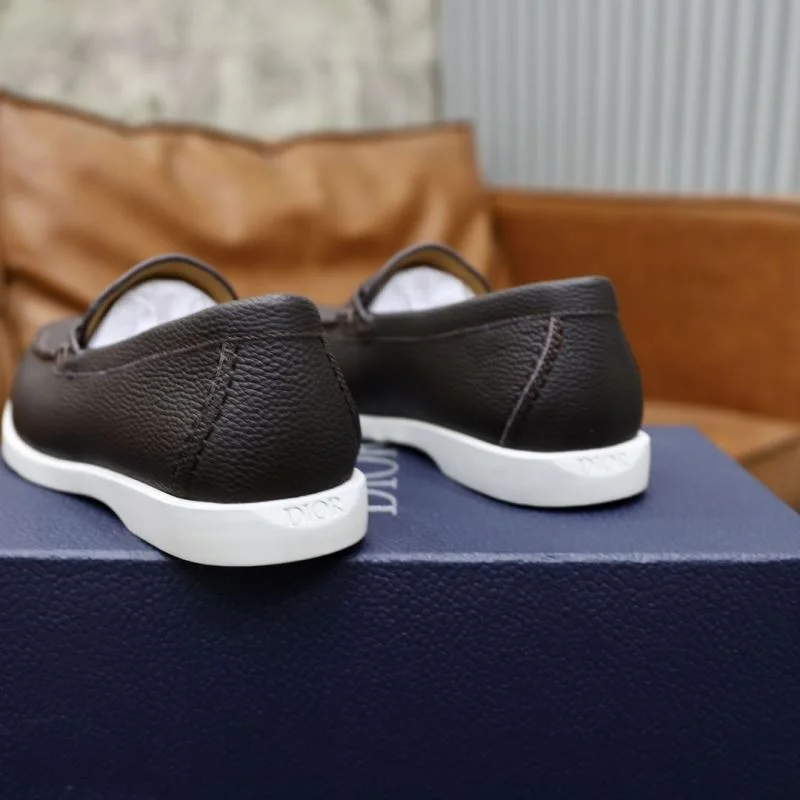 Accurate model Christian Dior Low Shoes