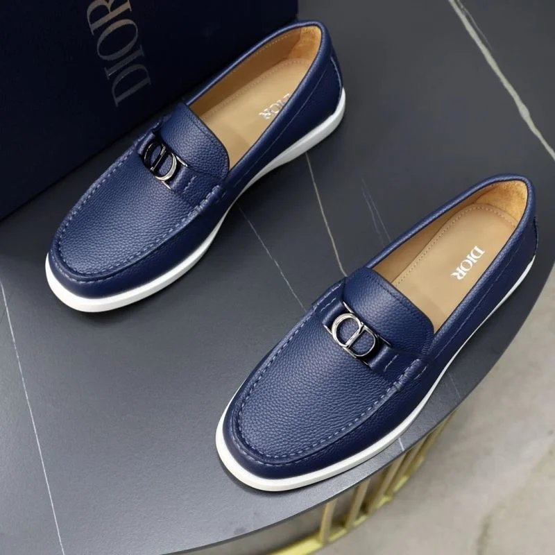 Accurate model Christian Dior Low Shoes
