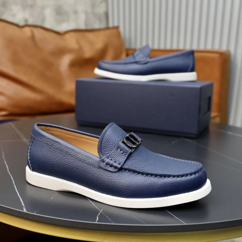 Accurate model Christian Dior Low Shoes