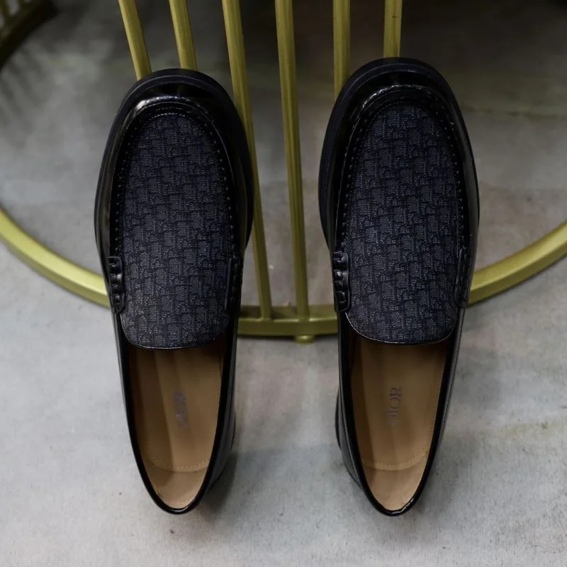 Value-priced Christian Dior Low Shoes