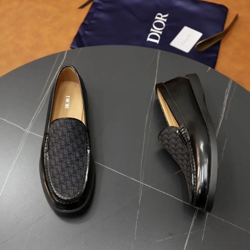 Value-priced Christian Dior Low Shoes