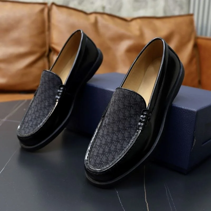 Value-priced Christian Dior Low Shoes