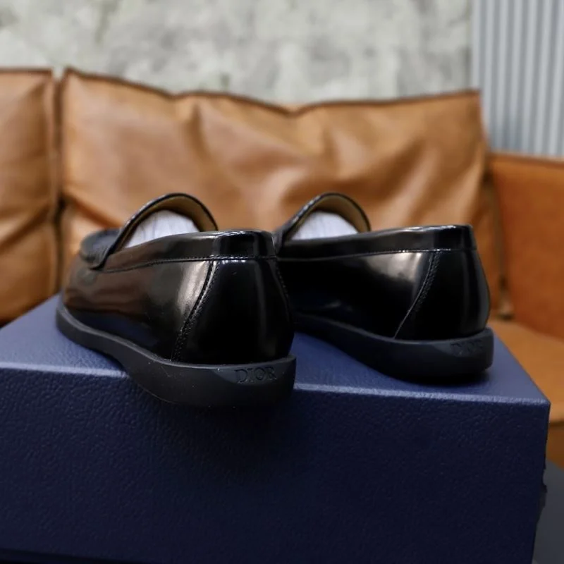 Value-priced Christian Dior Low Shoes