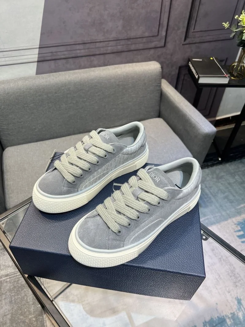 Accurate model Christian Dior Low Shoes