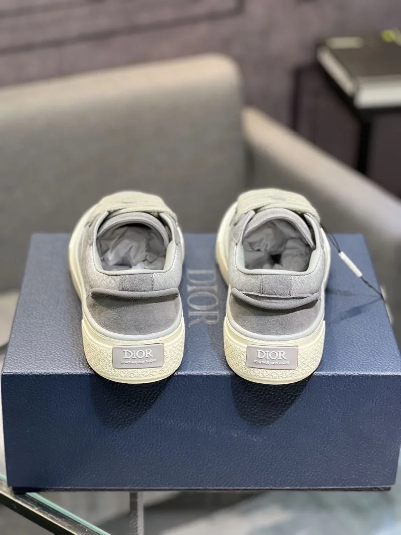 Accurate model Christian Dior Low Shoes