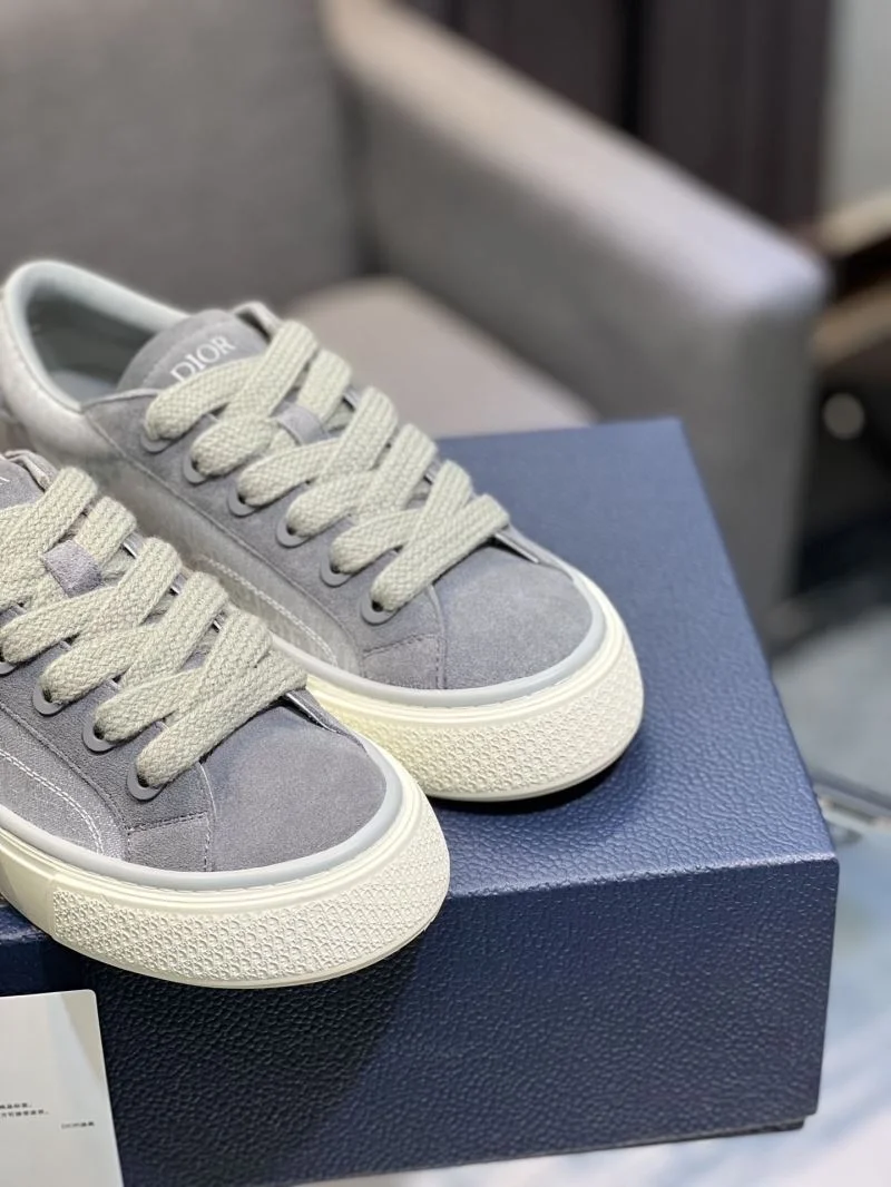 Accurate model Christian Dior Low Shoes