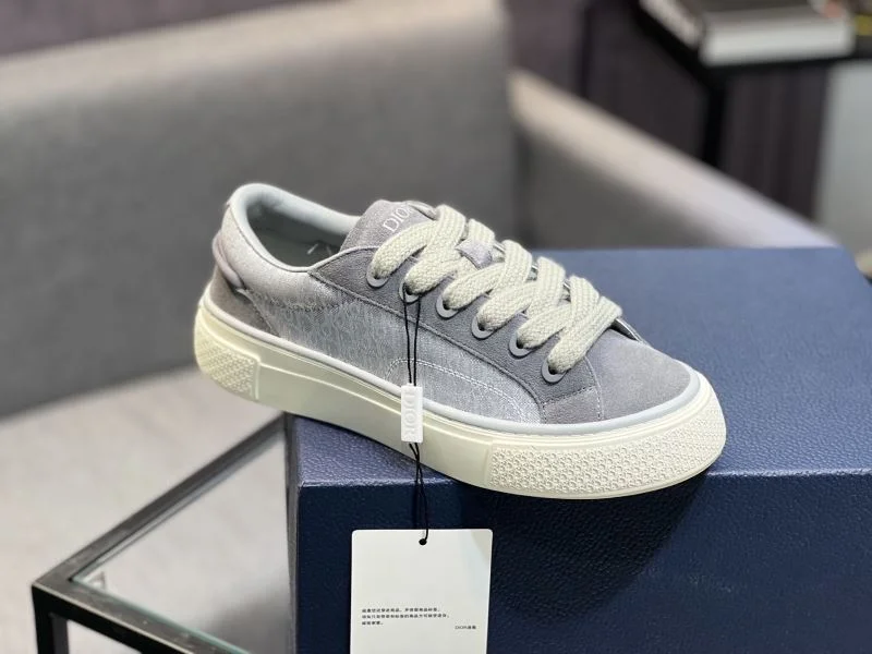 Accurate model Christian Dior Low Shoes