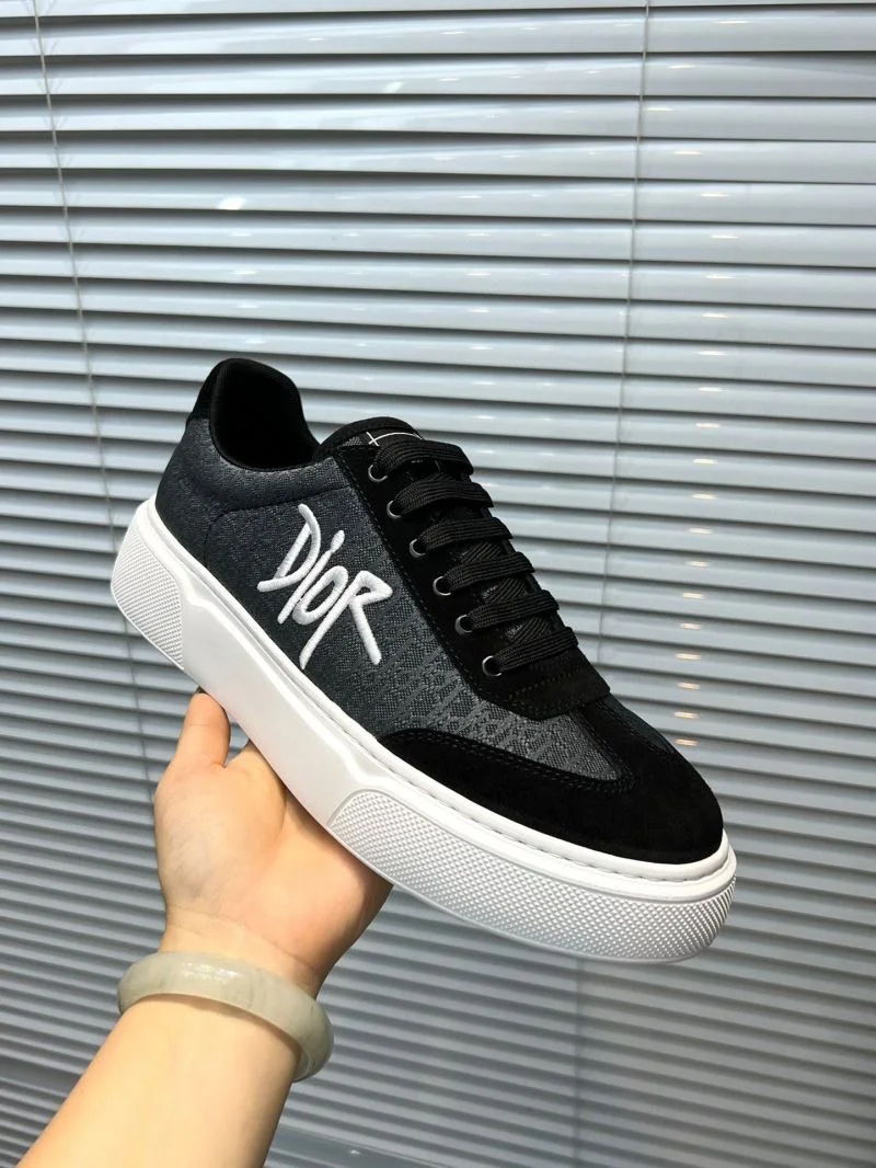 Value-priced Christian Dior Low Shoes