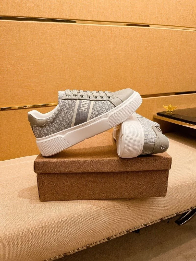 Accurate model Christian Dior Low Shoes