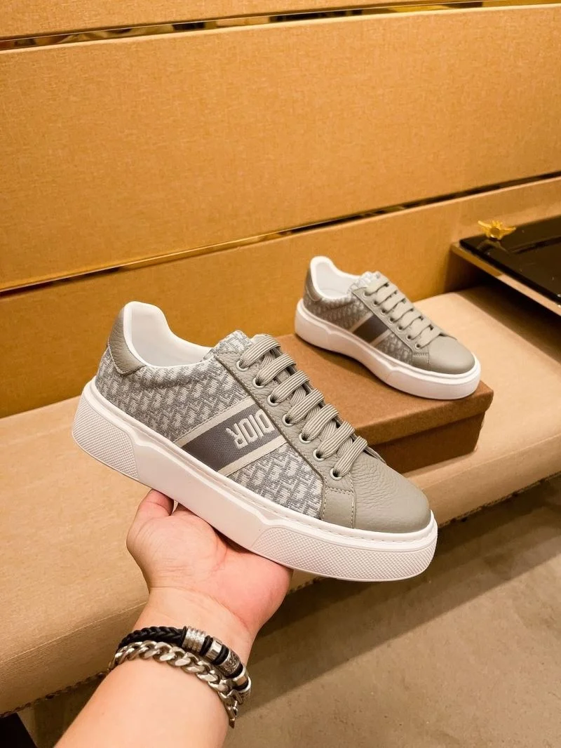 Accurate model Christian Dior Low Shoes