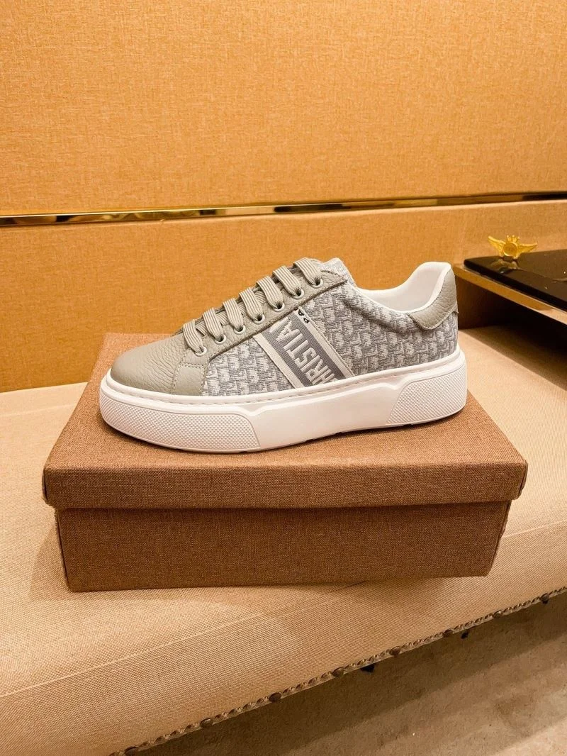 Accurate model Christian Dior Low Shoes
