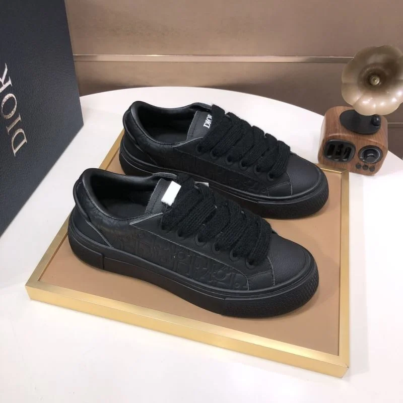 Bargain Christian Dior Low Shoes