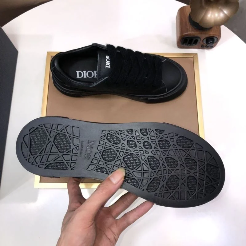Bargain Christian Dior Low Shoes