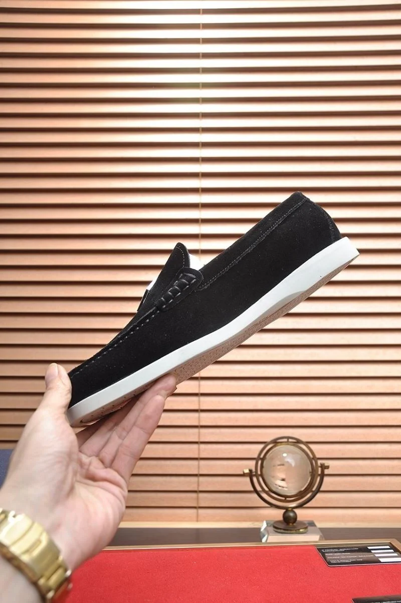 Accurate model Christian Dior Low Shoes